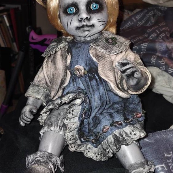 Creepy Old Fashioned Ghostly Girl Doll Spooky Doll Macabre Decor Horror ...