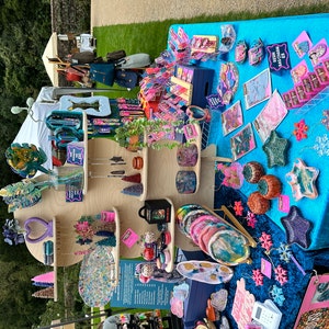 Asymmetrical Wavy Collapsible Stand, Retail Display, Market Display ...