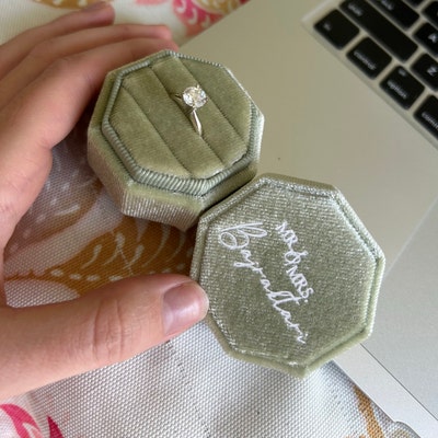 Circle Velvet Ring Box Custom Wedding Ring Box Engagement - Etsy