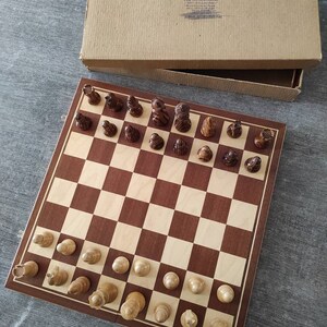 Vintage Swiss Made glass Eyed Chess Set With Marquetry Folding Chess ...