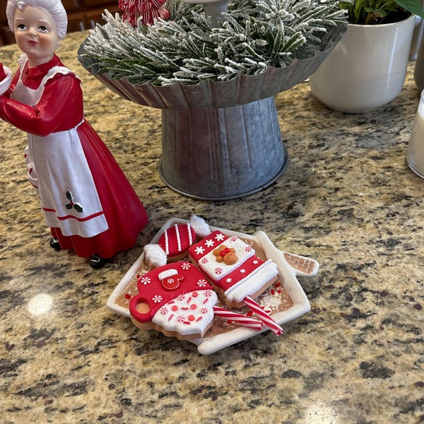 Fake Gingerbread Man Cupcake | Fake Christmas Cupcake | Fake Candy Cane ...