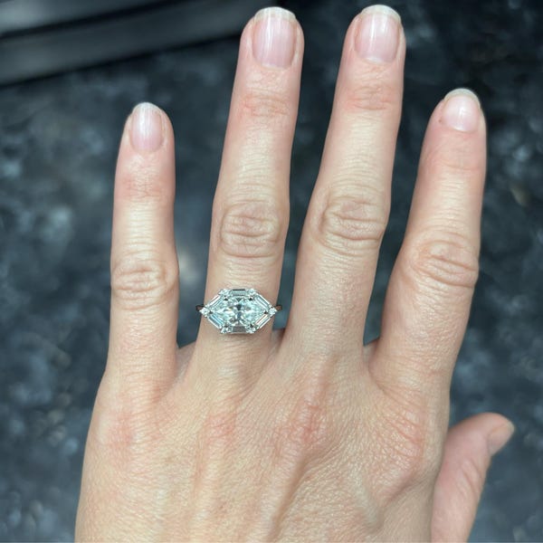 2CT Round Diamond Moissanite Engagement Ring, Petal Prong of Moissanite ...