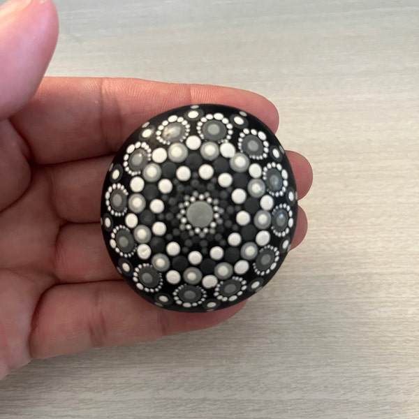 Small Painted Mandala Stones | Paperweights | Dot Art | Mandala Rocks ...