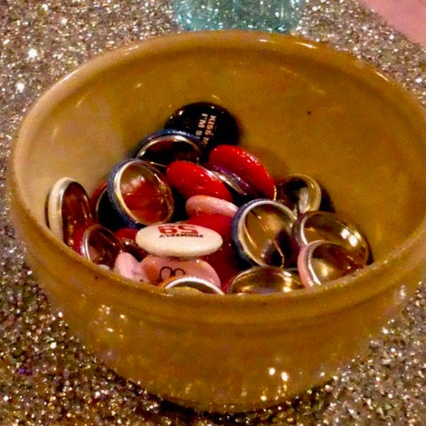 60th Birthday Pins (10 Pack) Turning 60 Party Favors Pinback Buttons, 1 ...