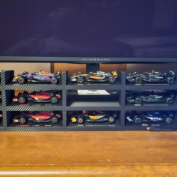 V2 6 Car Tilted Bburago 1:43 1/43 F1 Formula 1 Race Car Display Stand W ...