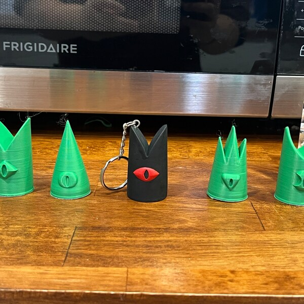 Bishop's of the Old Faith Crown Keychain | Cult of the Lamb Hand ...