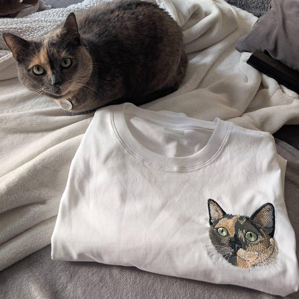 Custom Embroidered Pet T-shirt, Personalised T-shirts for Pet Lovers ...