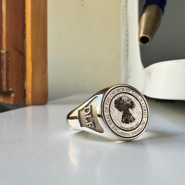 14K Gold Class Ring – Personalized Graduation Signet, Custom Engraved ...