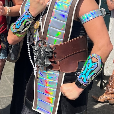 Holographic Armor Queensguard Armor Medieval Cosplay Pauldron Braces ...