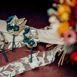 MaddisonRocks - Maddison Rocks Floral Sculpture - Etsy UK