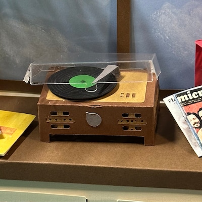 Mini Record Player Papercraft Template Beginner Cricut Activity to Make ...