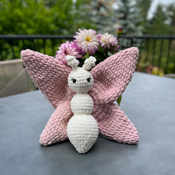 Crochet Leo the Bee PATTERN Amigurumi Plushie Crochet Snuggler ...