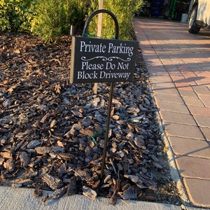 MISC6 No Parking Garage in constant use Plastic Sign Driveway Do not ...