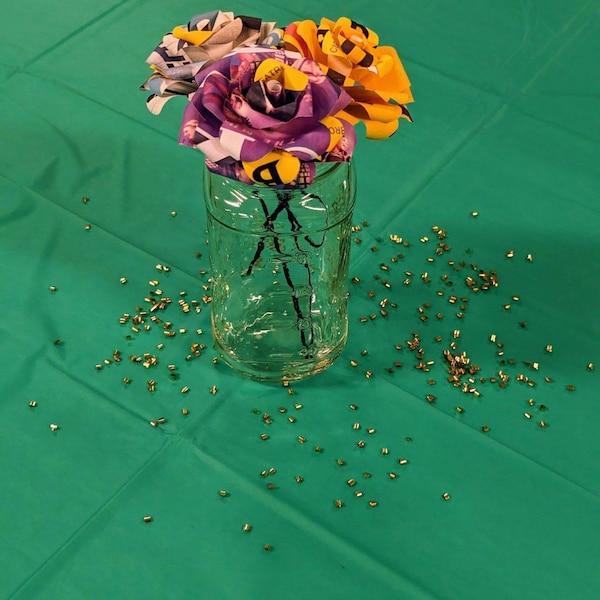 Comic Book Flower Bouquet Marvel DC Superhero Roses Nerd Roses Wedding ...