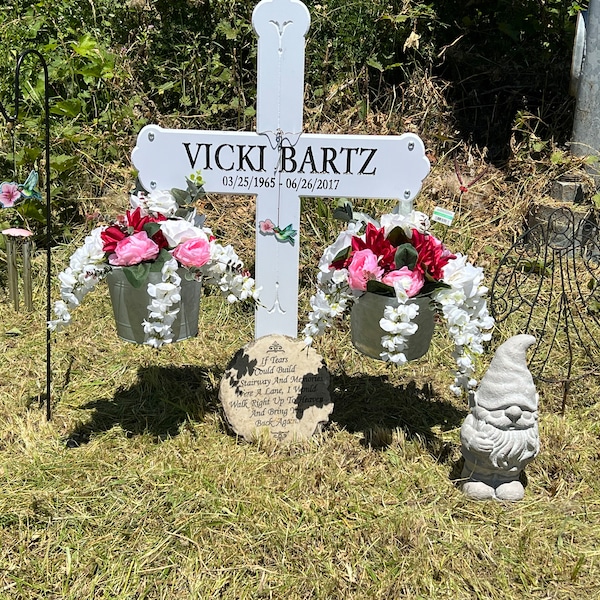Personalized, Weatherproof Roadside Memorial Cross 35" Tall - Etsy