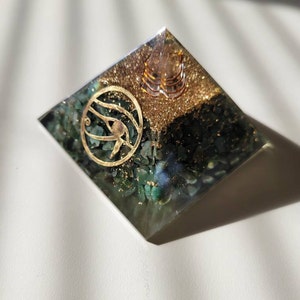 Yooperlite Sphere UV Reactive Stand Included C - Etsy