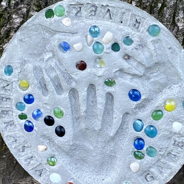 Easy DIY Handprint Stepping Stone for Garden and Home Decor - Father's ...
