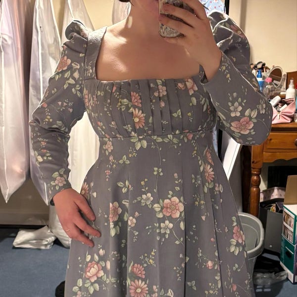 Pleated Dress With a Bow Back Detail and Puff Sleeves - EU 32-54 US 0 ...