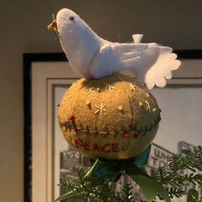 PDF DOWNLOAD DIY Peace on Earth Tree Topper Pattern by Cheswickcompany ...