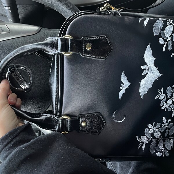 Goth Bat Purse | Gothic Purse | Witchy Purse | Gothcore | Goblincore ...