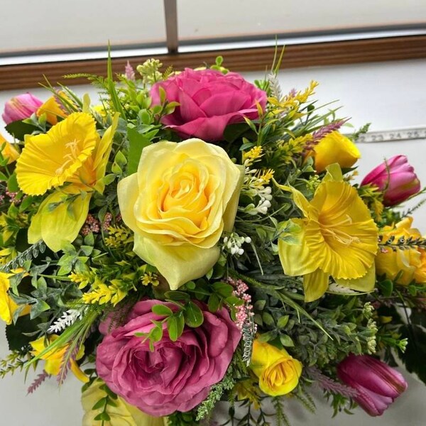 Round Grave Flowers Funeral Tributes, Artificial Grave Flowers, Silk ...