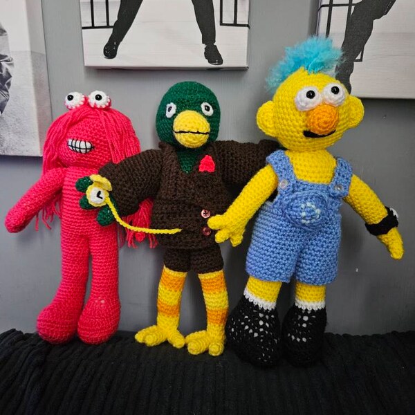 Red Guy Crochet Pattern PDF- Don't Hug Me I'm Scared - Etsy