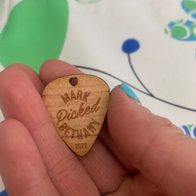 Custom Guitar Pic Shape Favour Wood Tags 1 X 1.25 Inch Wedding Thank ...