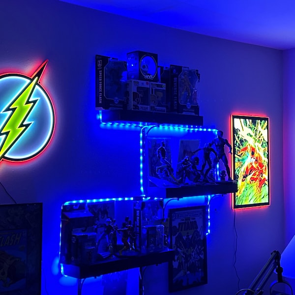 The FLASH DC Comics Thunderbolt LED Halo Light (regular) With Pedestal ...