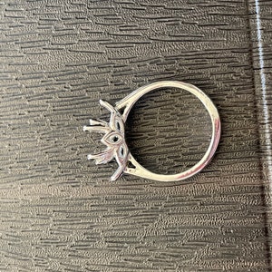 Trellis Three Stone Ring Mounting in 14k Gold - Etsy