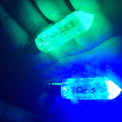 Star Wars Lightsaber Kyber Crystal 100 % Handcrafted Glowing Replica ...