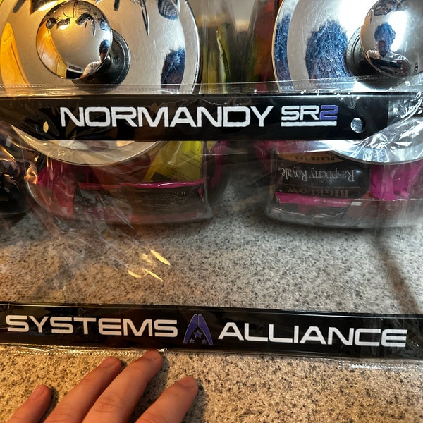 Normandy SR2 License Plate Frame, Systems Alliance Gamer License Plate ...