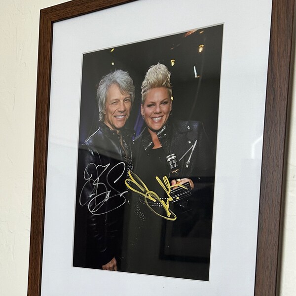 Nelly Furtado Autograph - Etsy