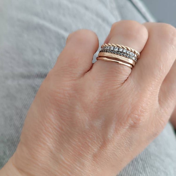 14k Solid Gold Ribbed Wedding Band, Minimalist Line Pattern Ring for ...