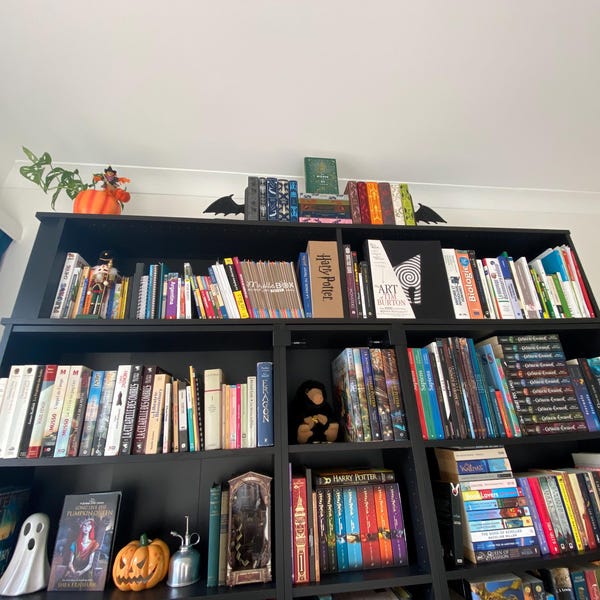 Dark Bookshelf Peek Out Sign - Bookshelf Decoration - Library Book Nook ...