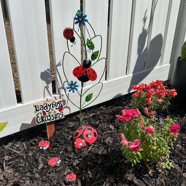 Garden Ladybug Sign, Ladybug Crossing Wooden Sign,rustic Flower ...