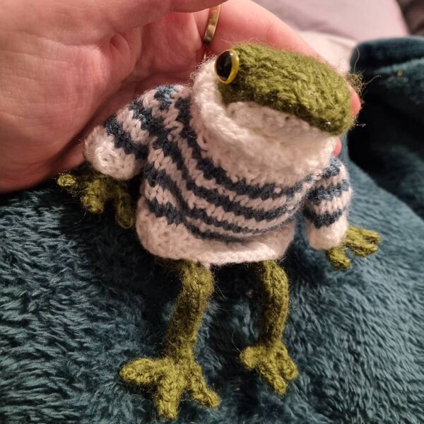 Knitting Pattern to Create Your Own Frog Clothing to Make a Long or ...