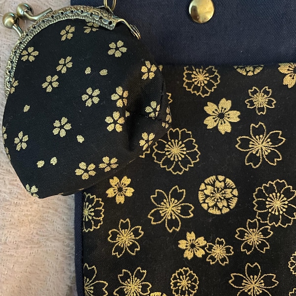Japanese Cherry Blossoms Floral Design Coin Purse Wallet With Kiss ...