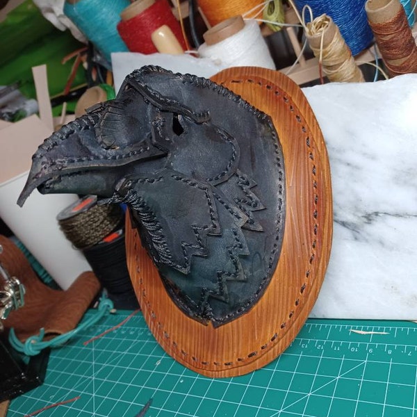 PDF Pattern Leather Raven Head Wall Mount - Etsy