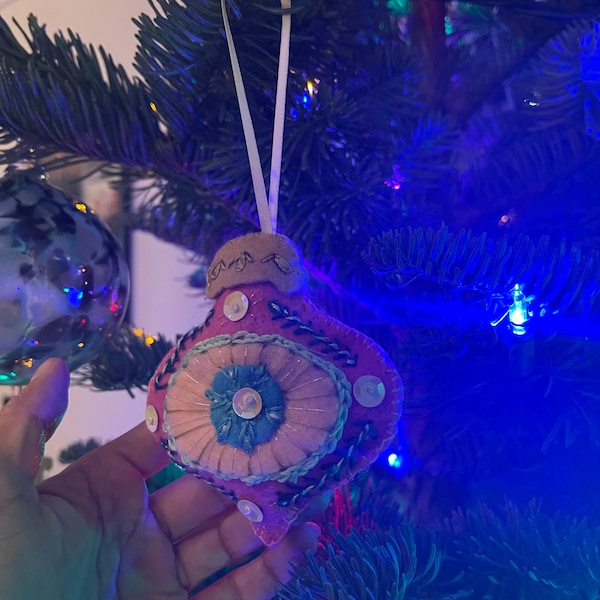 Four Seasons Embroidery Pattern Bundle, Seasonal Samplers, Botanical ...