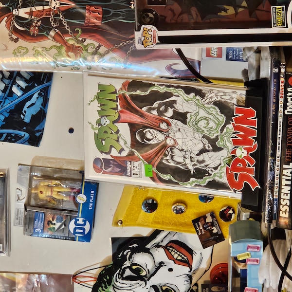 Spawn Comic Book Stand Wall Mountable LED Friendly Fits CGC CBCS and ...