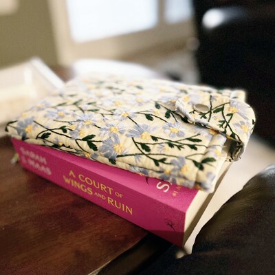 Blue Beige Daisy Embroidered Book Sleeve, Kindle Sleeve, Ereader Cover ...