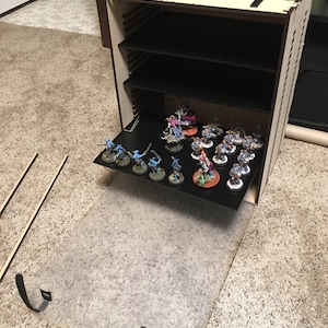 Magcase 2.0 MDF Magnetic Carrying Case / Display Case for Miniatures ...