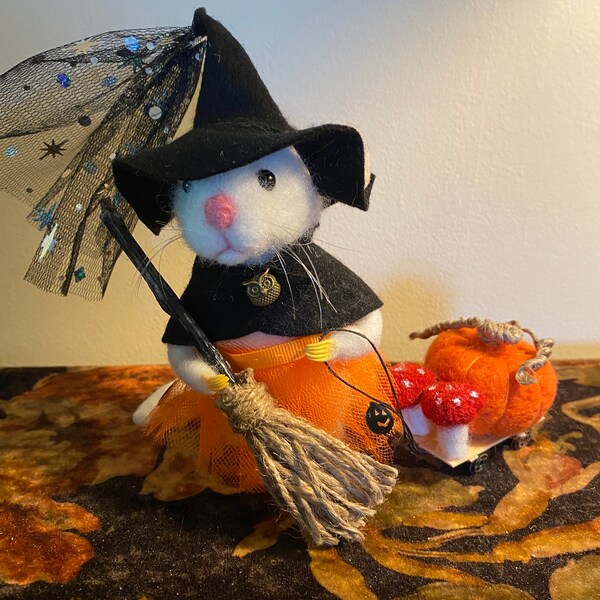 Felt Halloween Mouse With Pumpkin. - Etsy