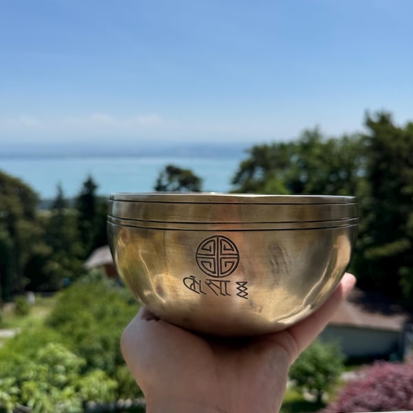 Natural Tibetan Singing Bowls Set of 7 - Handmade Meditation & Sound ...