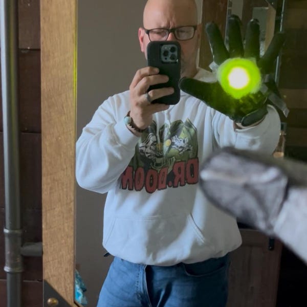 LED Hand Energy Blast Prop Hidden Bright Palm Light up Kit Effect ...