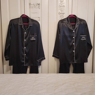 Mr and Mrs Custom Satin Pajamas, Personalized Pajamas for Couple ...