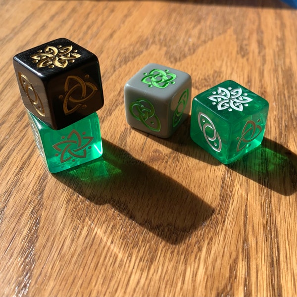 Celtic Dice / Set of 2 / D6 - Irish, Knot, Gaelic - Etsy