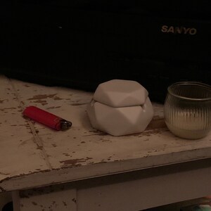 Black Grinder With Magnetic Closure and Kief Catcher | Etsy