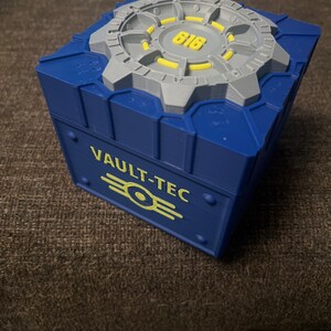 The Vault-deck Vault-tec/fallout Deck Box MTG Commander Deck Box - Etsy