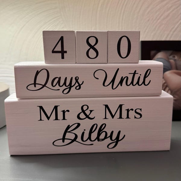Engagement Gift - Wedding Countdown Blocks - Days Until/years as Custom Mr and Mrs Gift for the ...